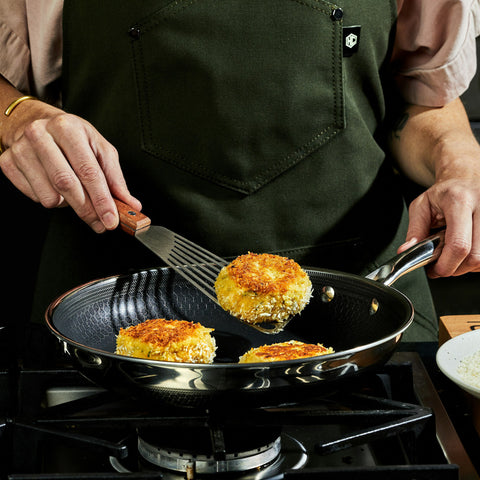 25 cm HexClad Hybrid Pan with Lid – HexClad Cookware UK