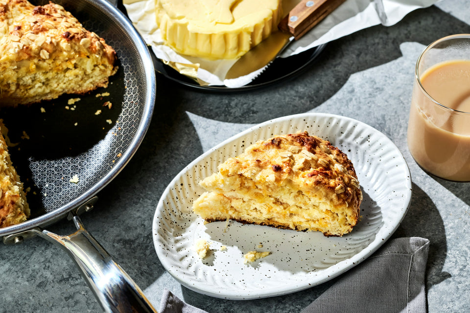 Cheese, Onion & Oat Damper – HexClad Cookware UK