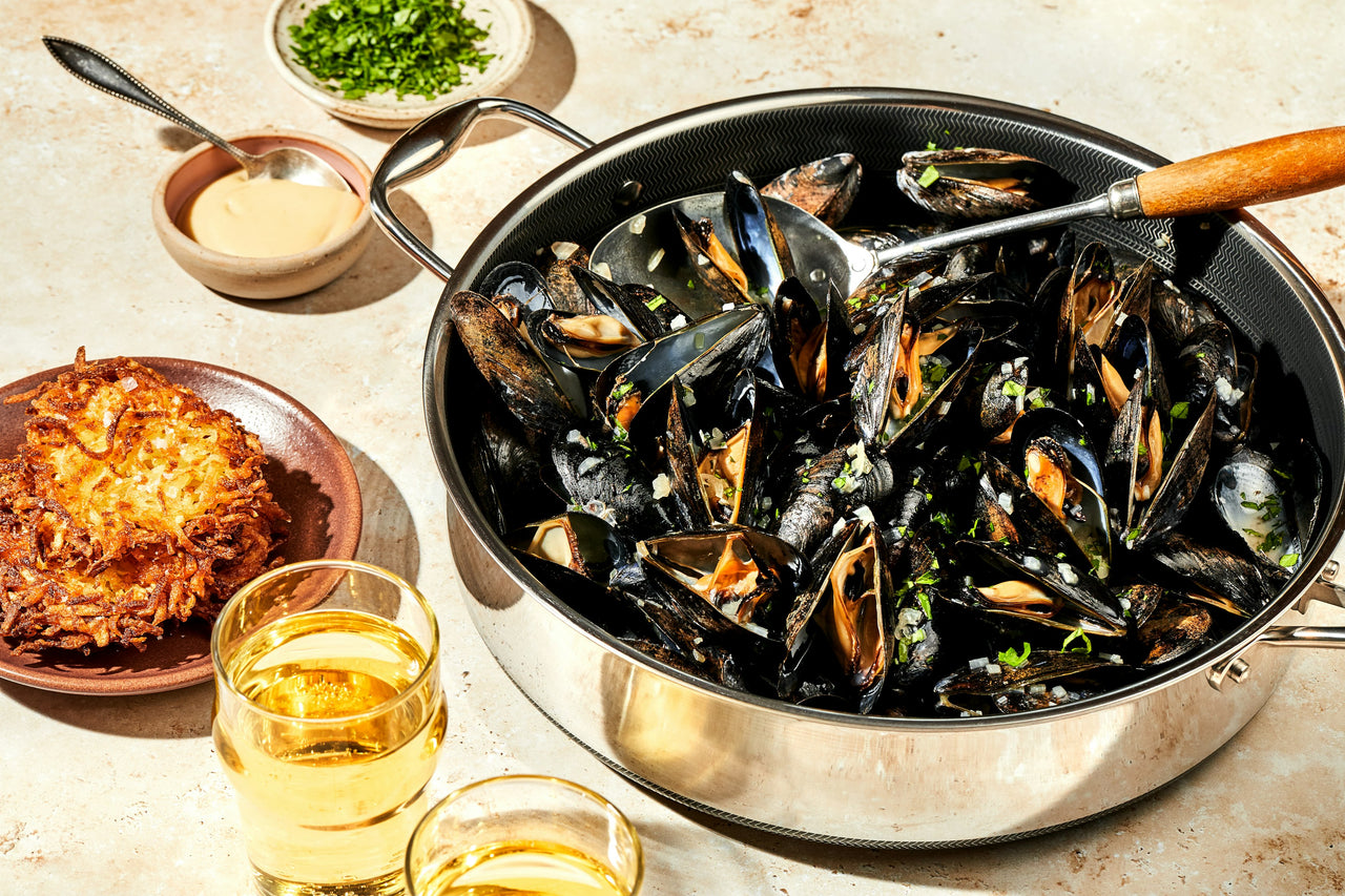 Mussels Braised in Cider with Potato Rosti – HexClad Cookware UK