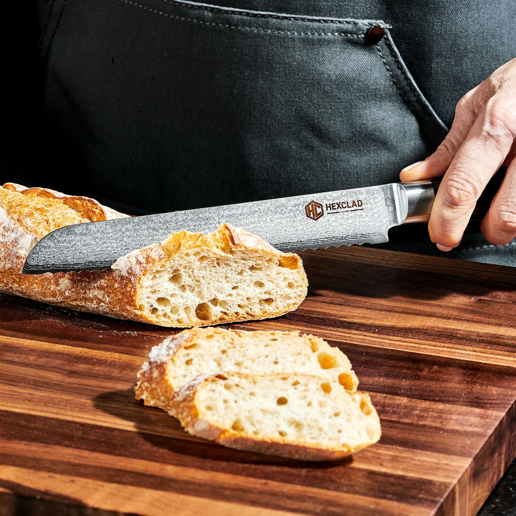 Bread knife store